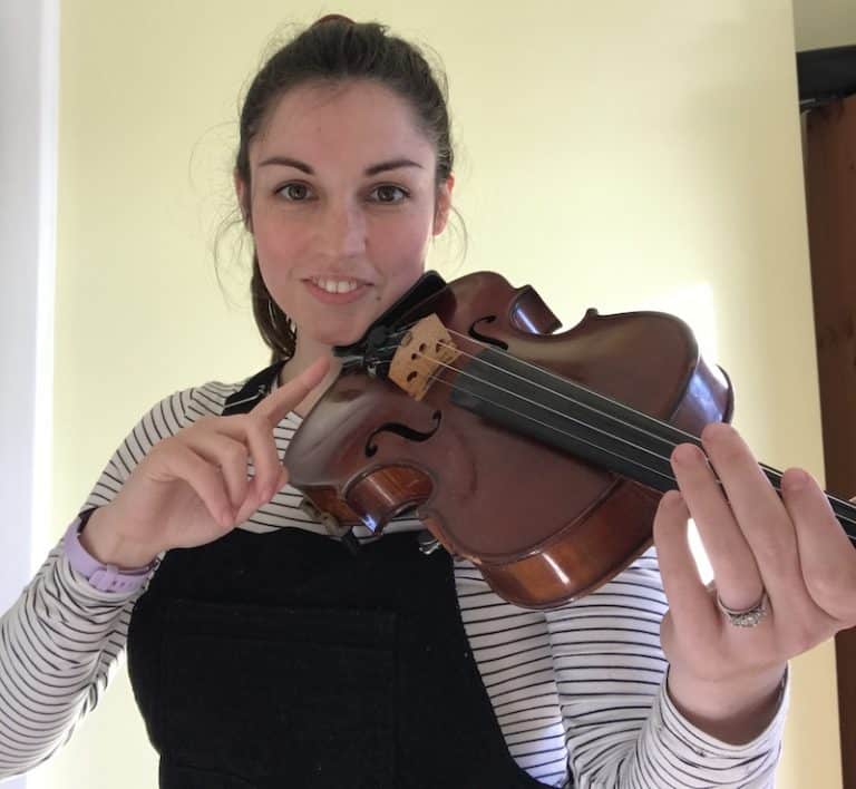 How To Hold A Violin Correctly: A Beginner's Guide