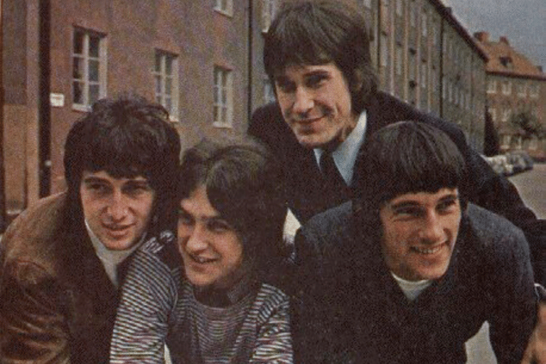 13 Amazing Bands Similar To The Kinks